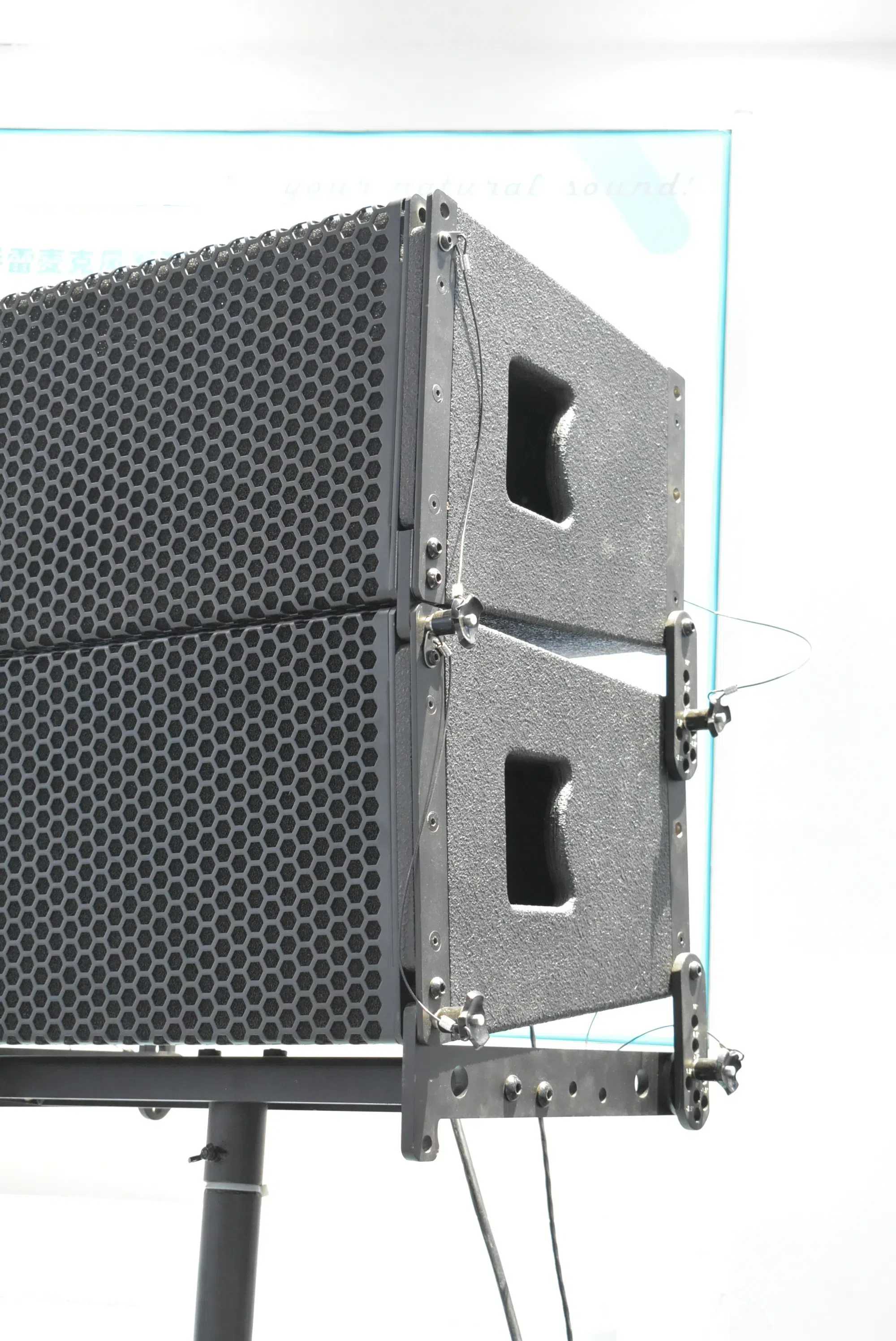 How to Connect Line Array Speakers | Mocayo.com